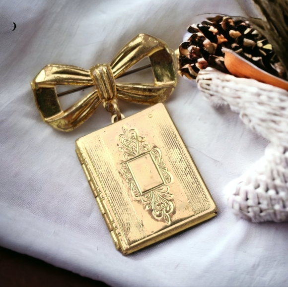 Antique | Jewelry | Antique Victorian Locket Pin | Poshmark